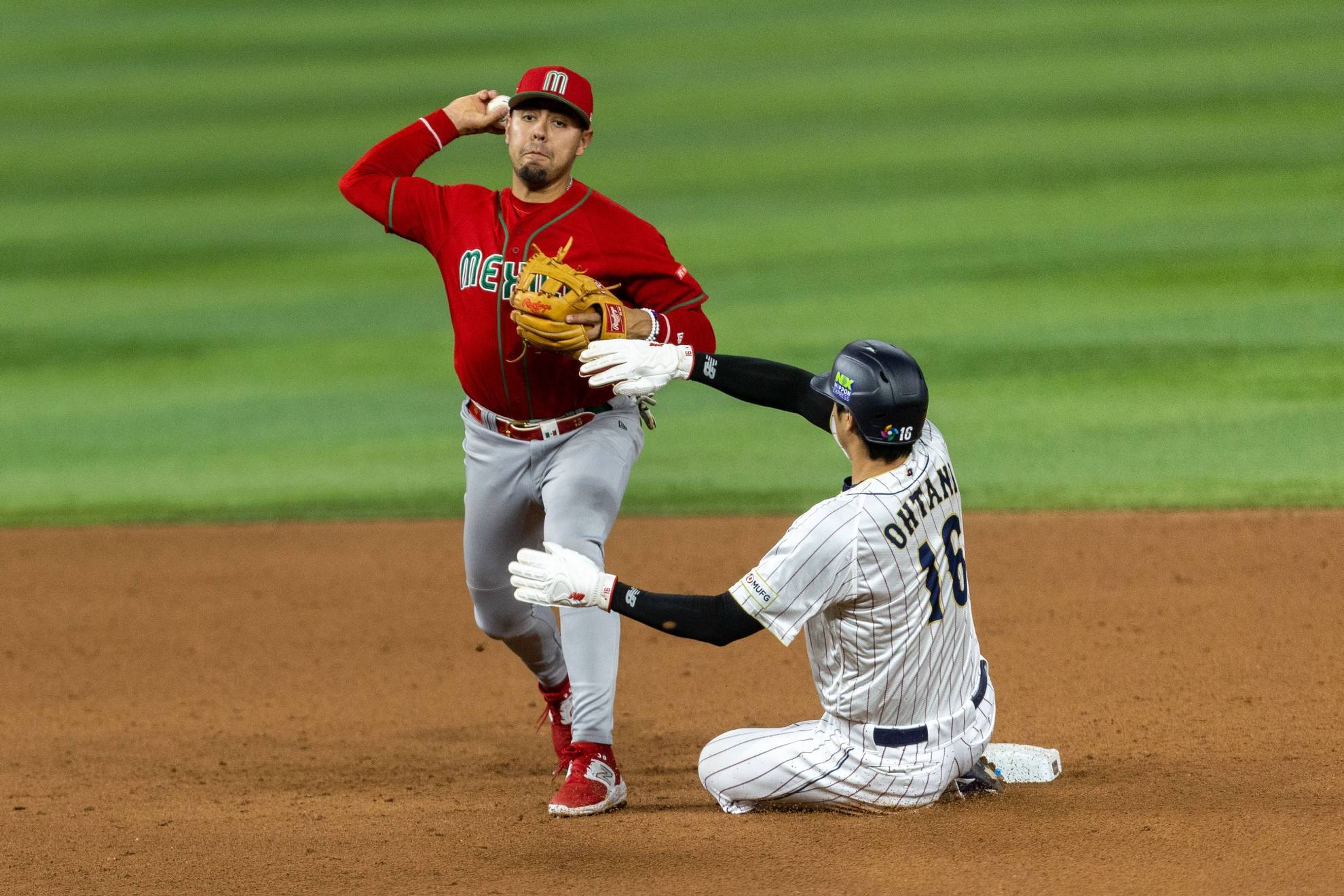 Alan trejo n-13 de mexico y shohei ohtani n-16 de... | MARCA.com