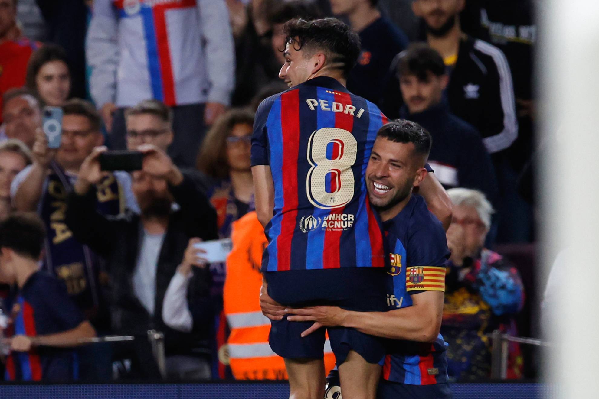 Barcelona - Osasuna: Barcelona se acerca al título gracias a que Jordi ...
