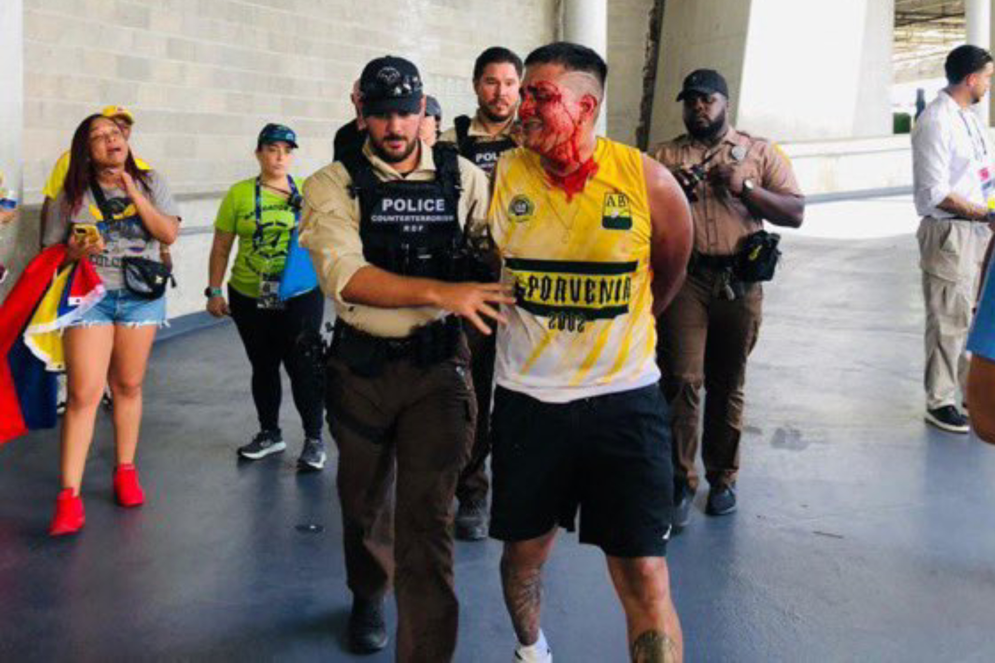 Detenidos y heridos por resistirse al arresto por... | MARCA.com