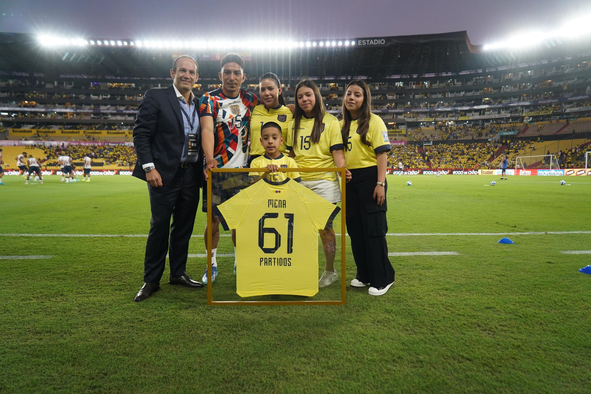 Eliminatorias Conmebol: Ángel Mena y su enorme homenaje en su retiro de ...