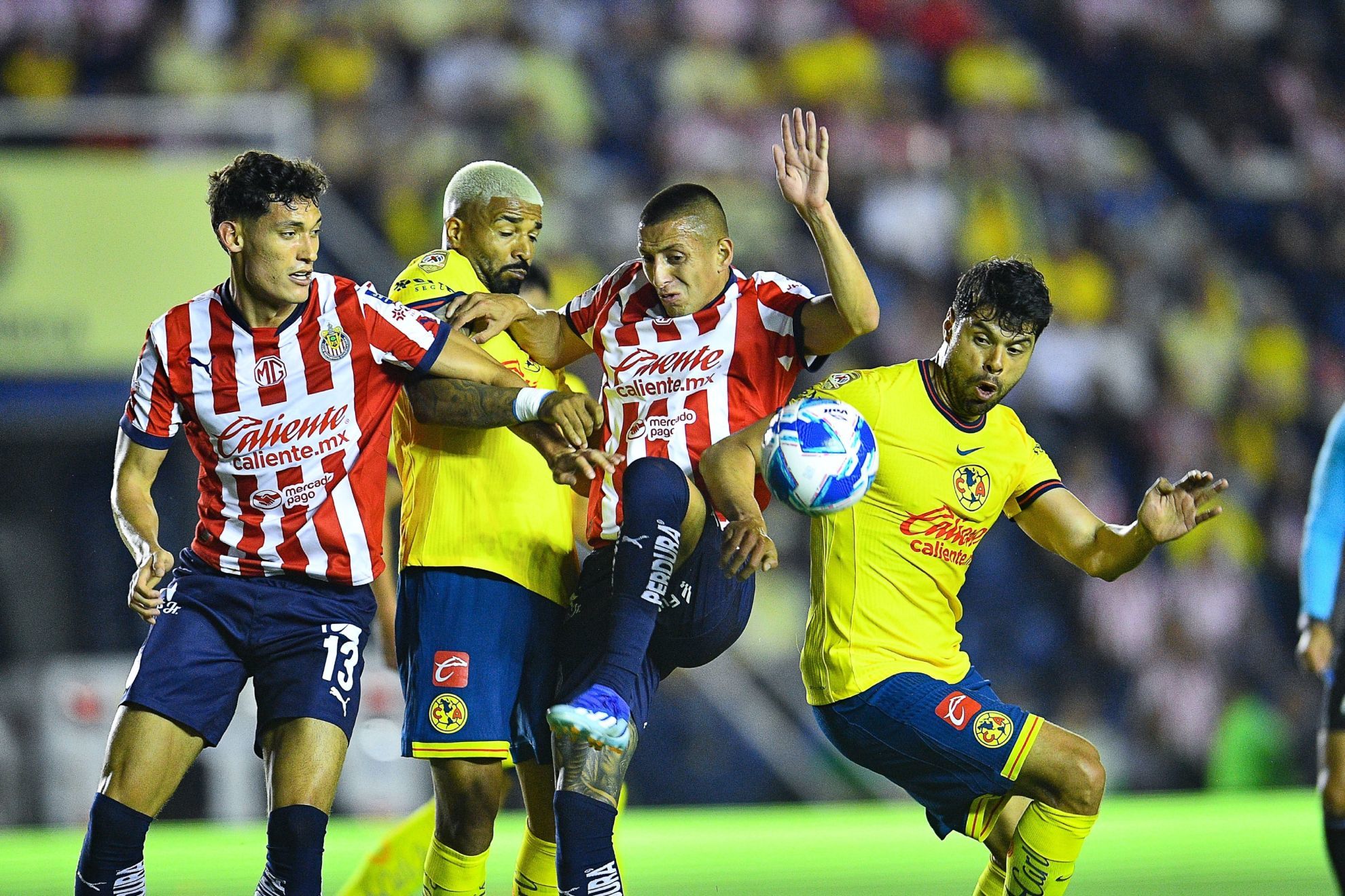¿Cuántas veces se han enfrentado América vs Chivas en Concachampions ...
