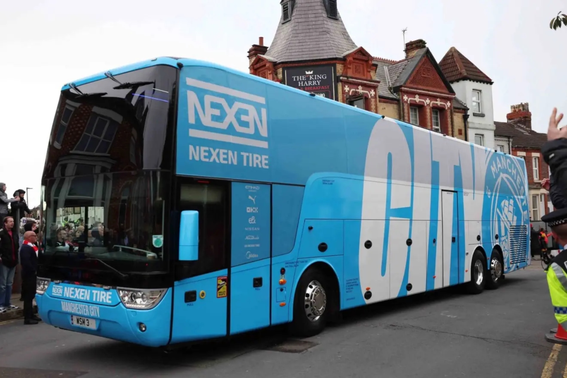 Premier League 2023-24: El Manchester City y su autobús del futuro ...