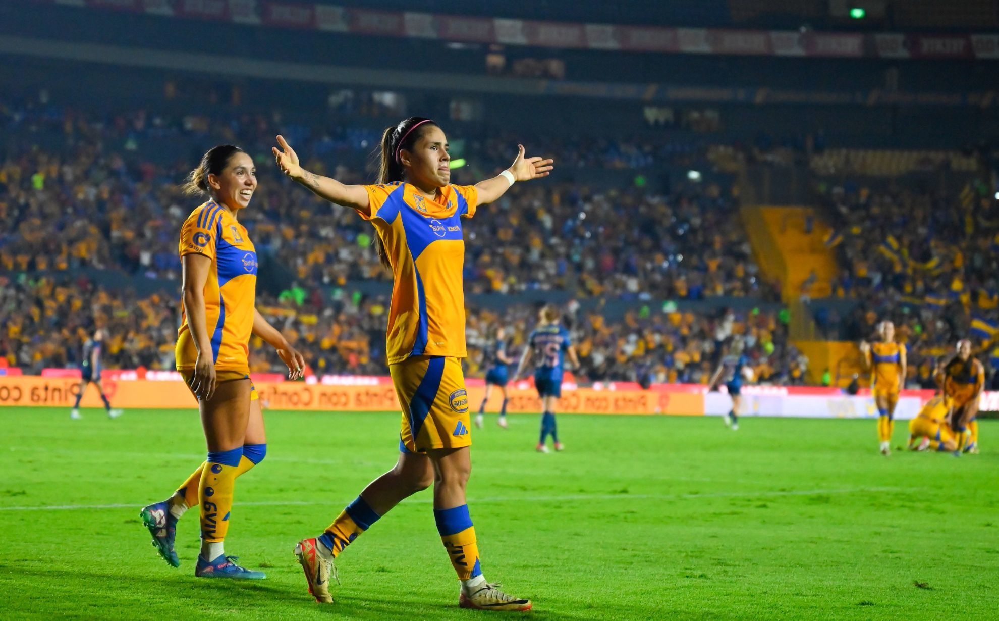 Jacqueline Ovalle, jugadora histórica de Tigres Femenil se va del ...