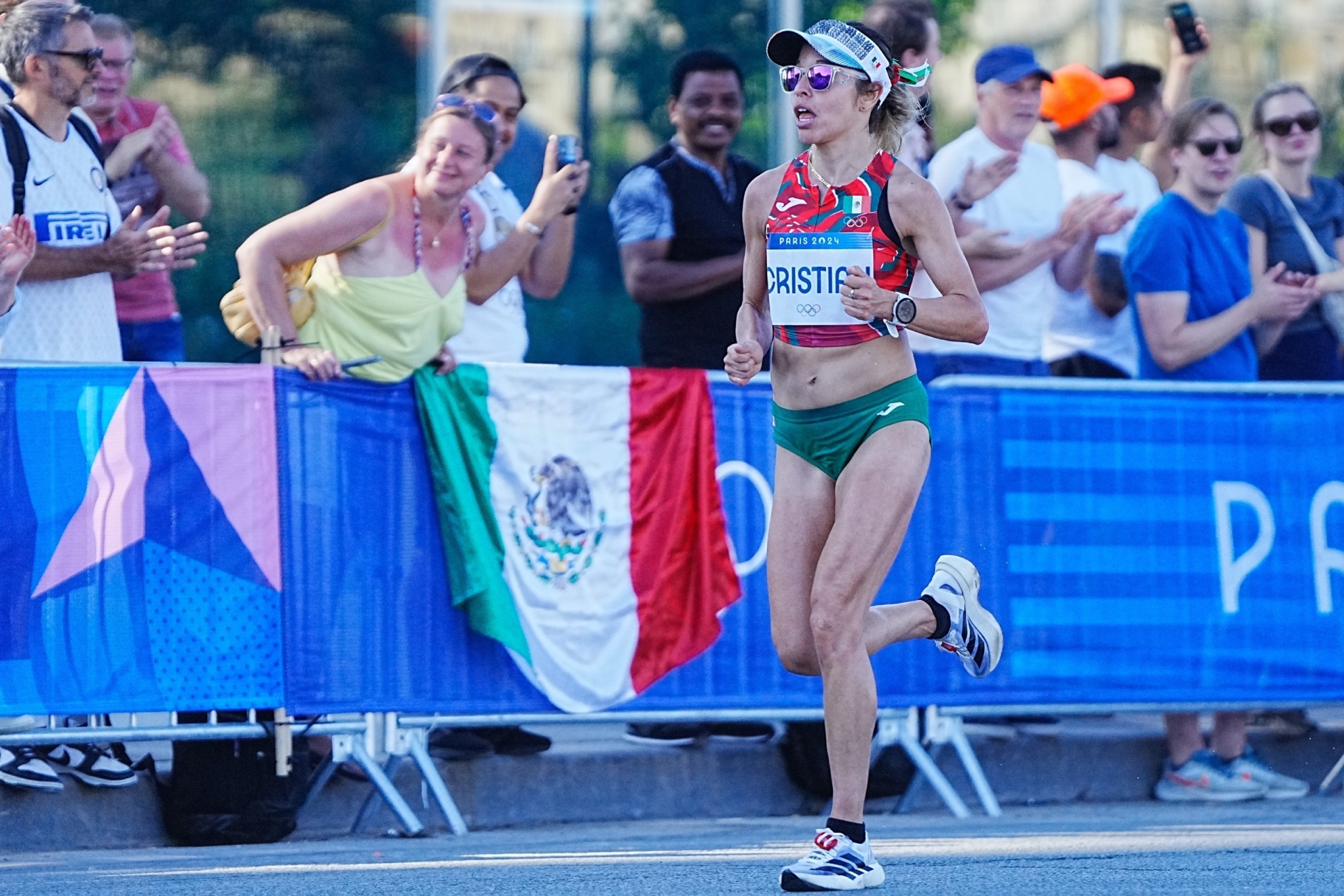 Citlati Moscote, maratonista olímpica mexicana, recibe dura y larga ...