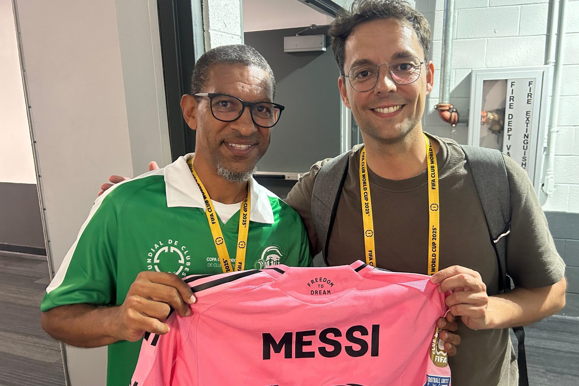 Liga MX 2025: Messi le regala playera del Inter Miami a un ex del ...