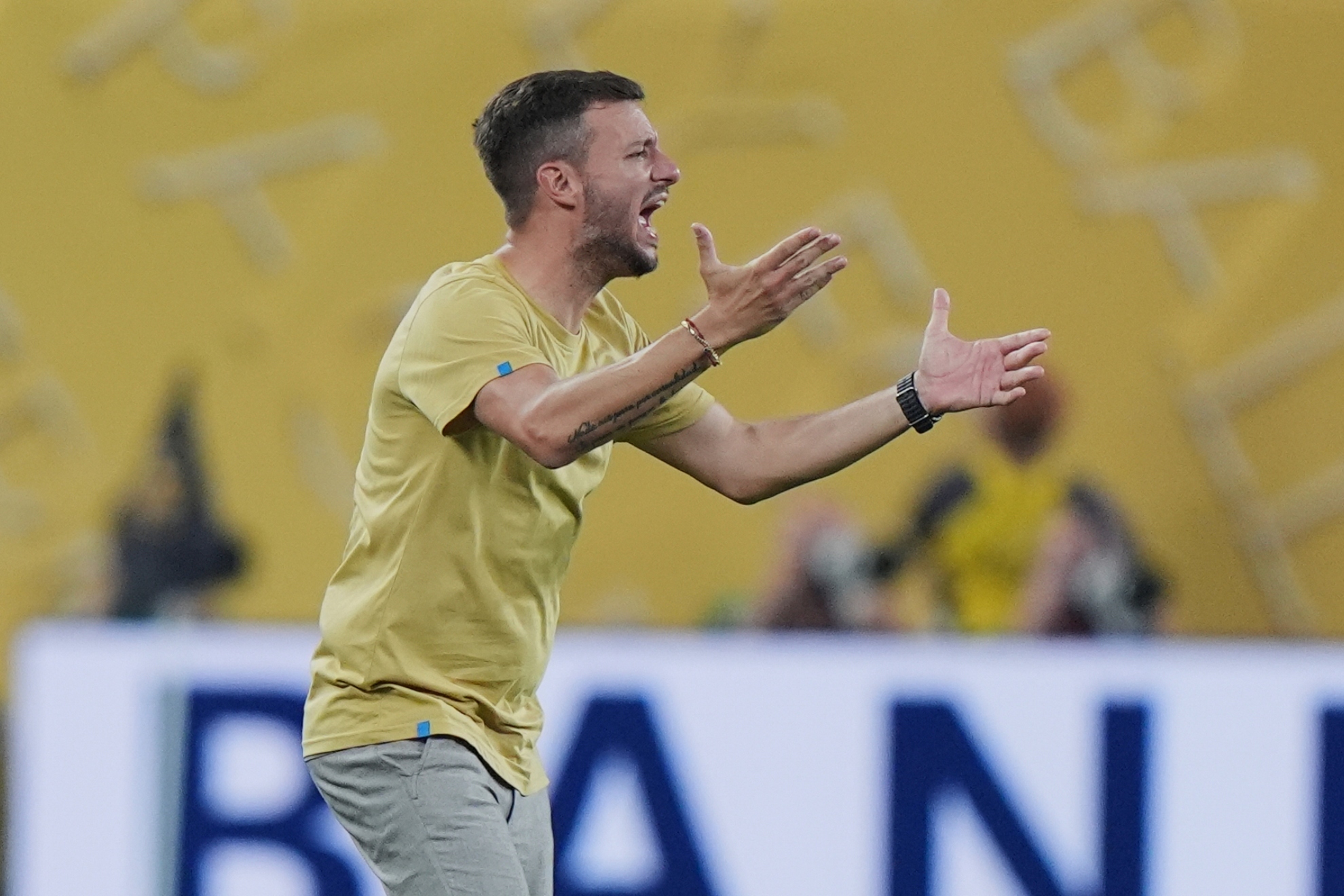 Anselmi y Porto son recibidos con insultos tras papelón en Mundial de ...