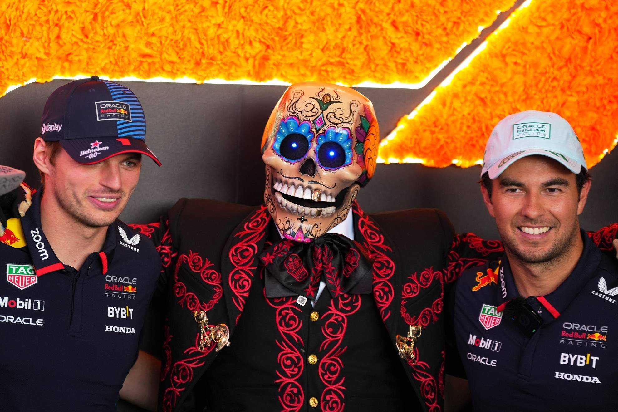 Verstappen da cachetada con guante blanco a polémica con Checo Pérez | MARCA México