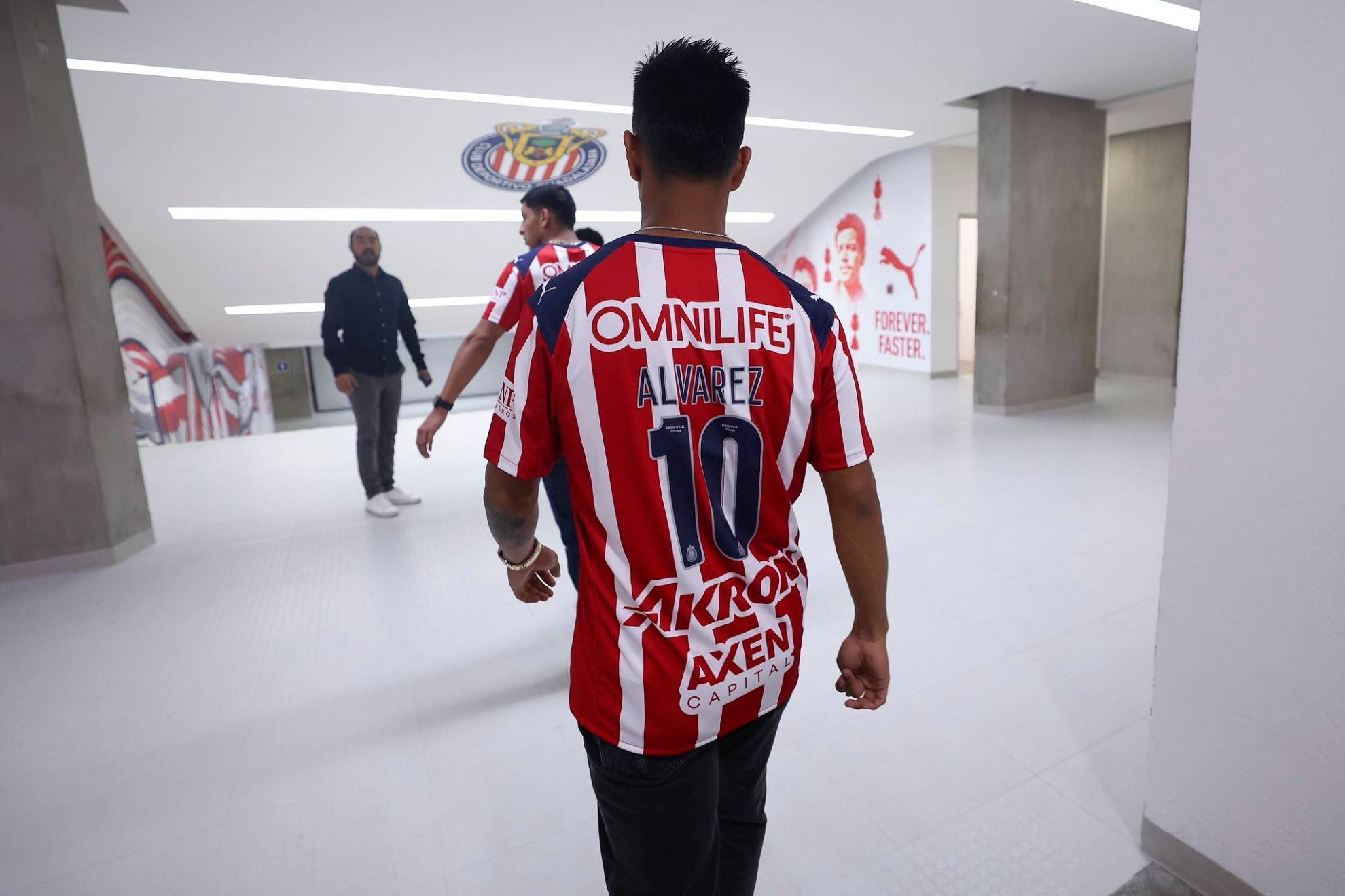 Liga MX 2025: Efraín Álvarez cumple sueño de su padre jugando en Chivas ...
